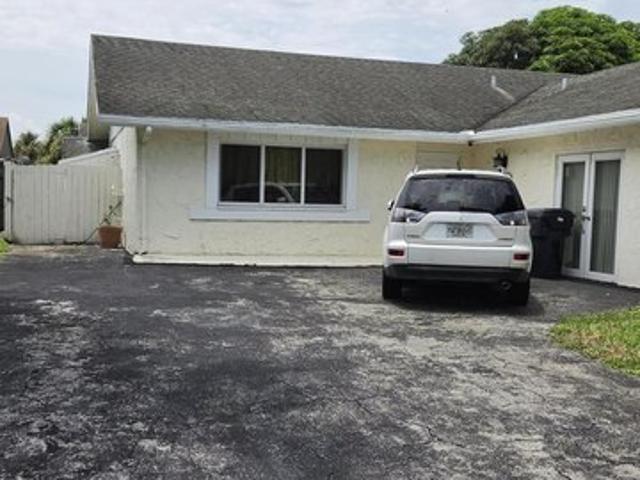 7520 SW 6th Ct, North Lauderdale, FL 33068