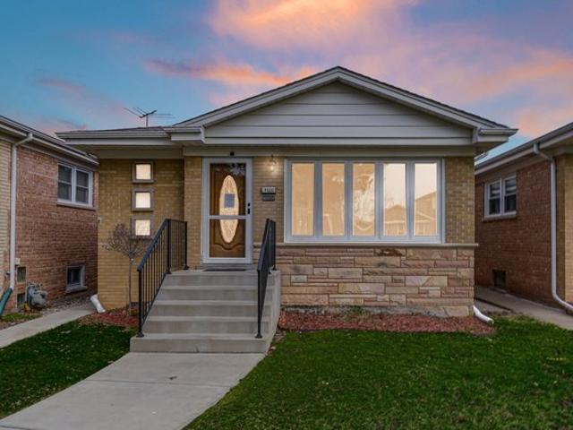 7520 W Carmen Ave, Harwood Heights, IL 60706