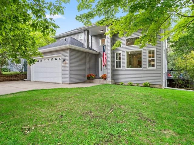 7520 Walker St, Saint Louis Park, MN 55426