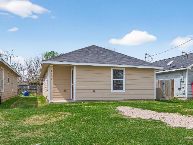 7521 Dyer St, Houston, TX 77088 | MLS #26772 | Compass