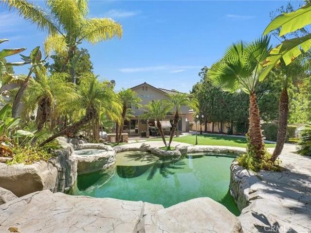 7521 E Hollow Oak Rd, Anaheim, CA 92808