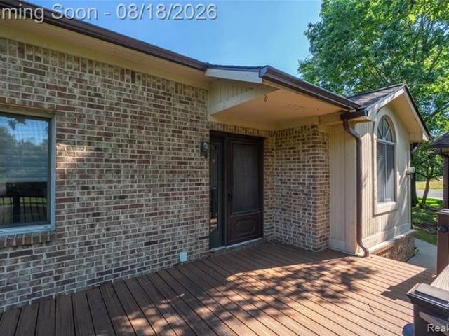7521 Hickory Hill Dr, West Bloomfield Township, MI 48322