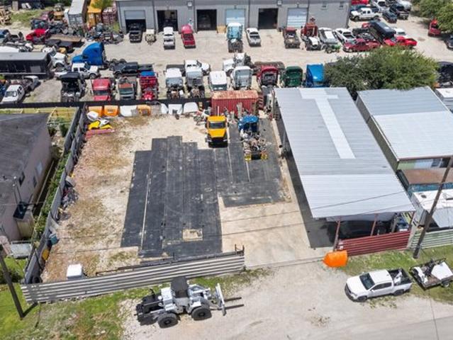 7521 Parkhurst Dr, Houston, TX 77028