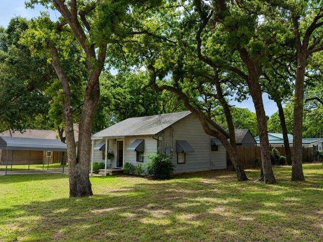 7521 Pawnee Trl, Lake Worth, TX 76135