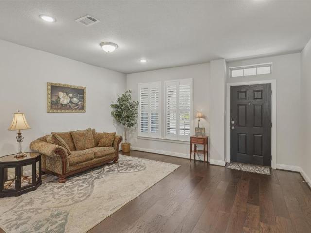7521 Pondview Lane