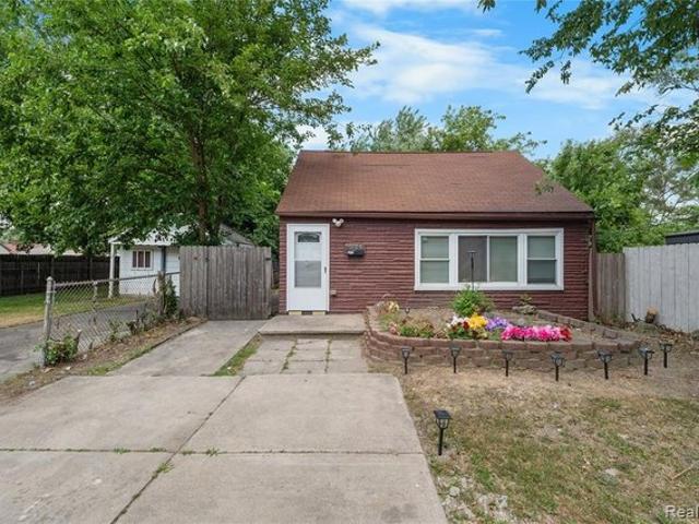 7521 Westminster Ave, Warren, MI 48091