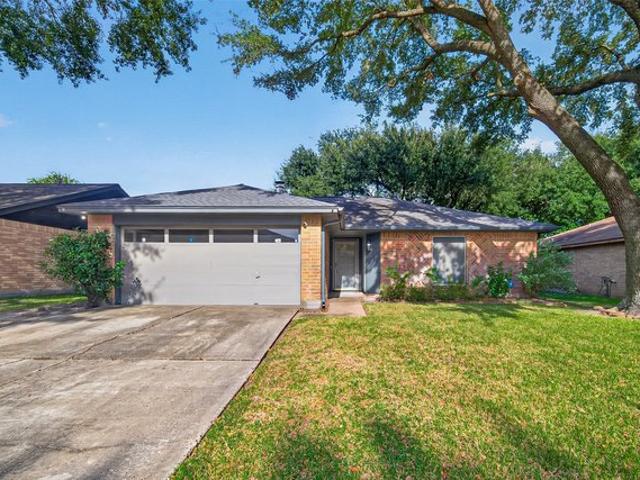 7522 Flair Oaks Dr, Houston, TX 77040
