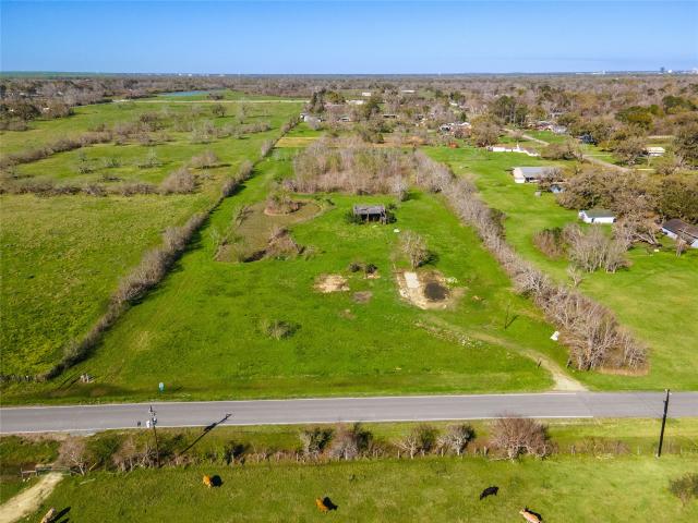 7522 S F Austin, Freeport, TX 77541 | MLS #97573 | Compass