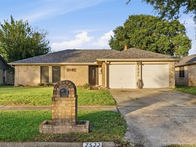7522 Shoshone Dr, Baytown, TX 77521