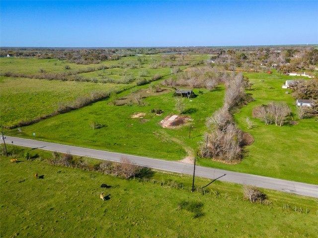 7522F S Austin, Jones Creek, TX 77541