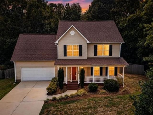 7523 Kristen Dr, Stokesdale, NC 27310