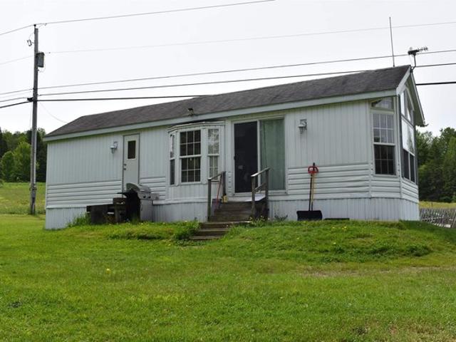 752 Cook Rd, Barton, VT 05822