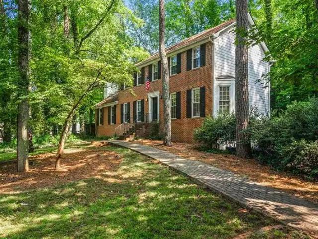 752 HAMPTON PL SW, MARIETTA, GA 30064 Single Family Residence.