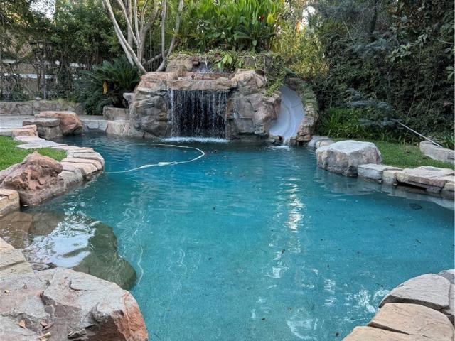 752 N Creekview