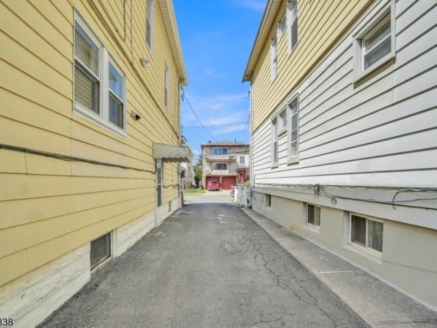 752 S Broad St, Elizabeth, NJ 07202 | MLS #4017