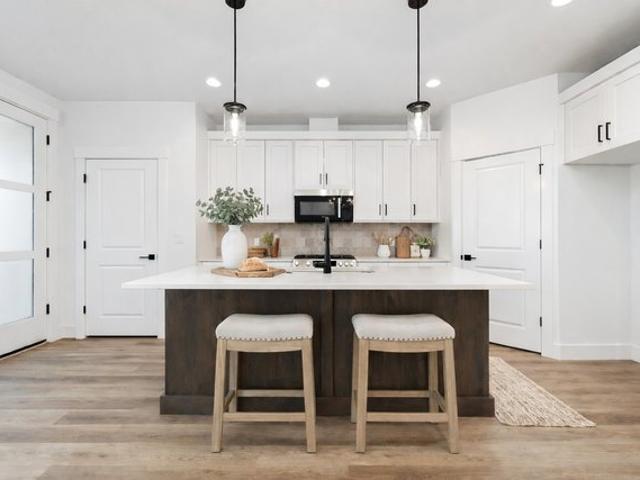 752 S Calhoun Ln, Star, ID 83669