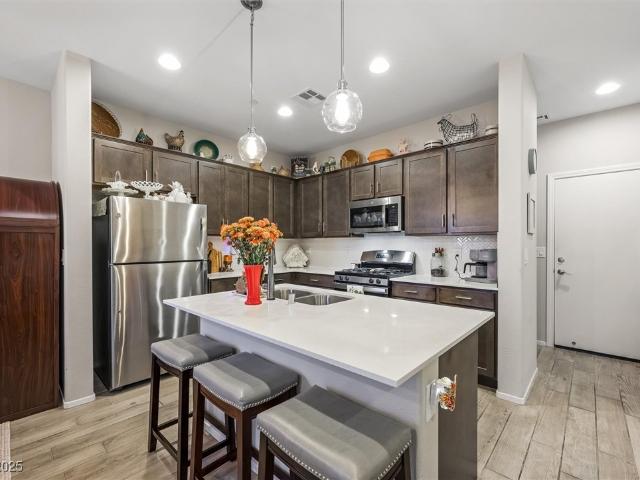 752 Sleeping City Ave, Henderson, NV 89015 | MLS #2768 | Compass