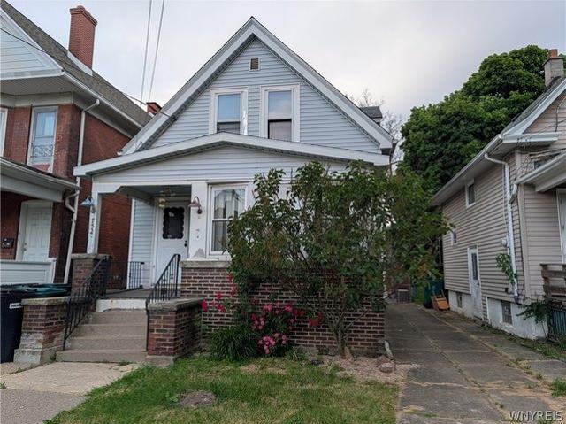 752 Spruce Ave, Niagara Falls, NY 14301
