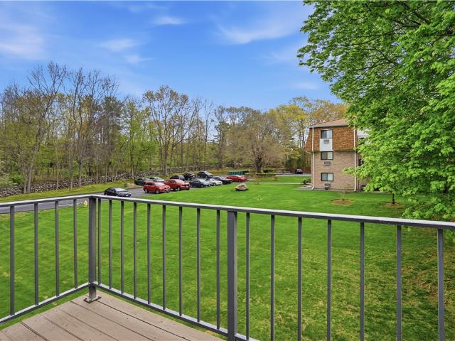752 Quaker Lane B307