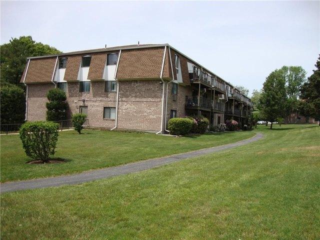 752 Quaker Ln Unit A109, Warwick, RI 02818