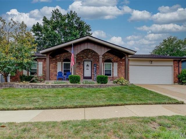 752 Rockridge Dr, Manchester, MO 63021