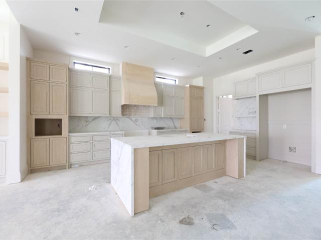 752 W 43rd St, Houston, TX 77018 | MLS #18296