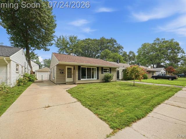 752 W Mapledale Avenue