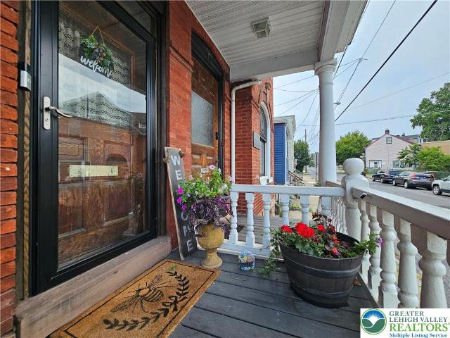 752 Walnut Avenue