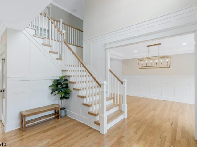 752 Valley Rd