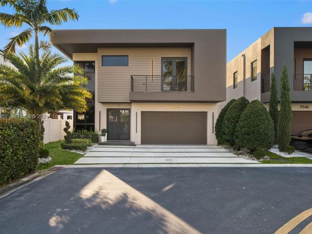 7534 NW 98th Ave, Unit 7534, Doral, FL 33178 | MLS #A12007 | Compass