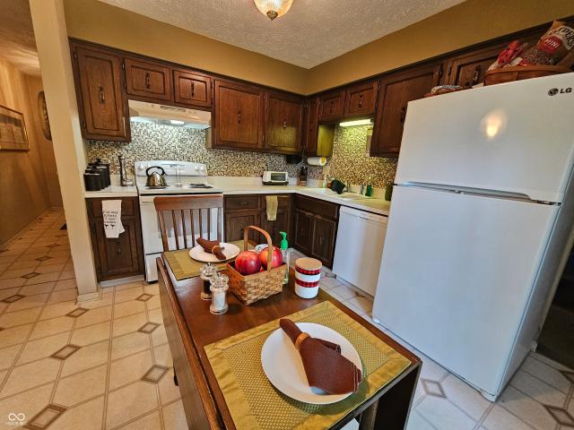 7534 Carolling Way