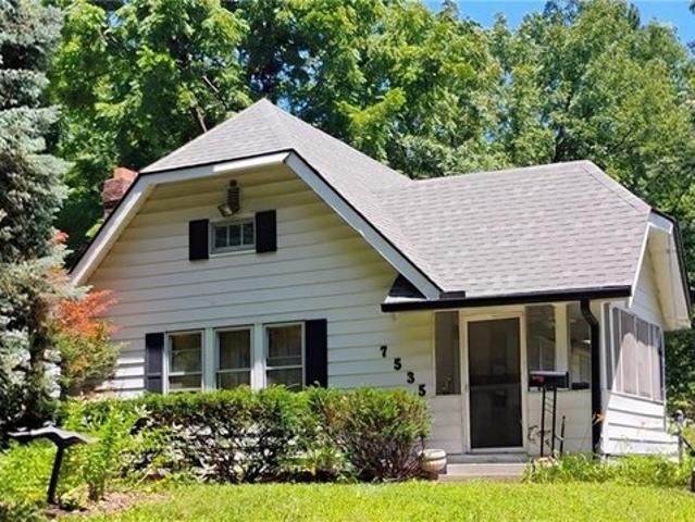 7535 McGee St, Kansas City, MO 64114