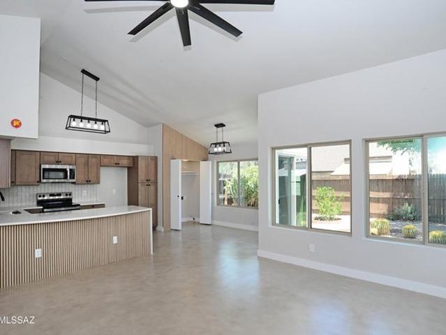 7535 E Harbor Dr, Tucson, AZ 85715