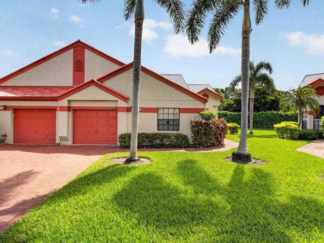 7537 Lexington Club Blvd Apt B, Delray Beach, FL 33446