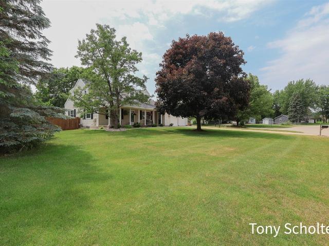 7537 Woodside Drive