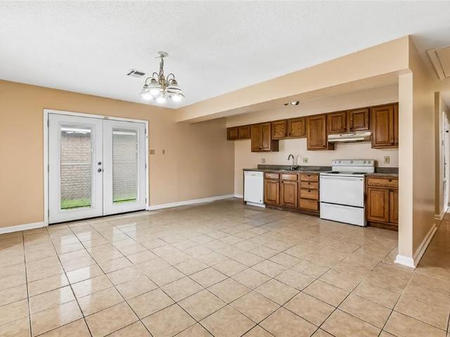 7538 Forum Boulevard