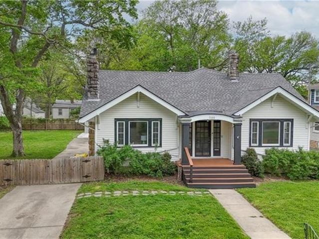 7530 Oak St, Kansas City, MO 64114