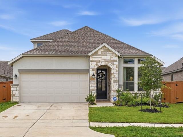 7530 Coral Lake Dr, Cypress, TX 77433