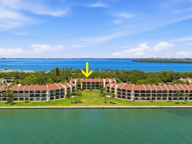 7530 Sunshine Skyway Ln S Apt T30, Saint Petersburg, FL 33711