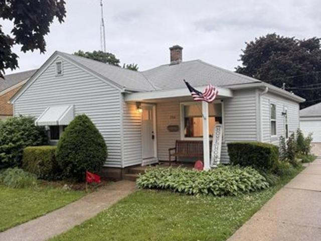 7531 25th St, Kenosha, WI 53143