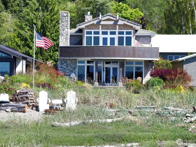7532 Maxwelton Beach Lane