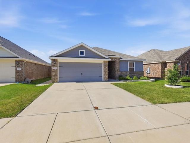 7533 Pleasant Oaks St, Fort Worth, TX 76120