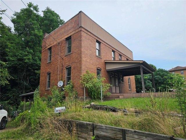 753 4th Ave, Freedom, PA 15042