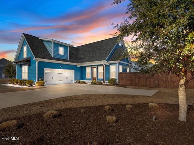 753 Crown Pointe Dr, Hampstead, NC 28443