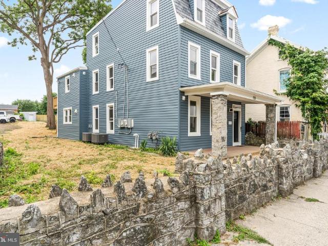 753 Apt A W Washington Street