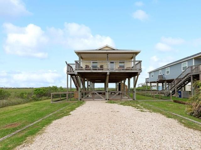 753 Blue Water Hwy, Surfside Beach, TX 77541