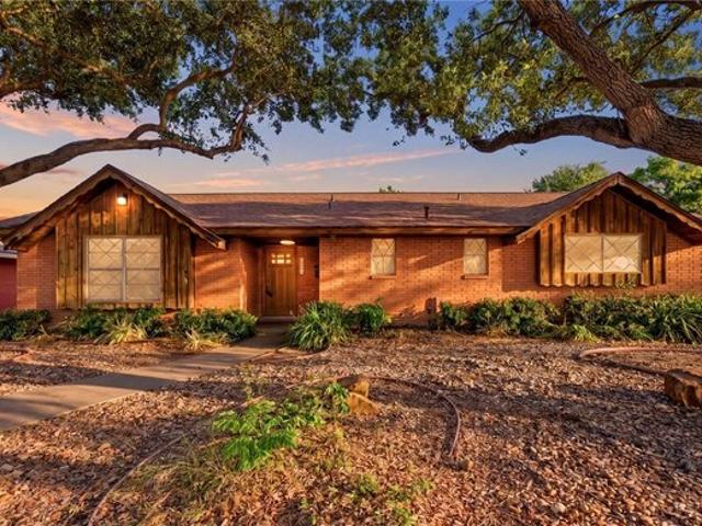 753 Burkshire Dr, Corpus Christi, TX 78412