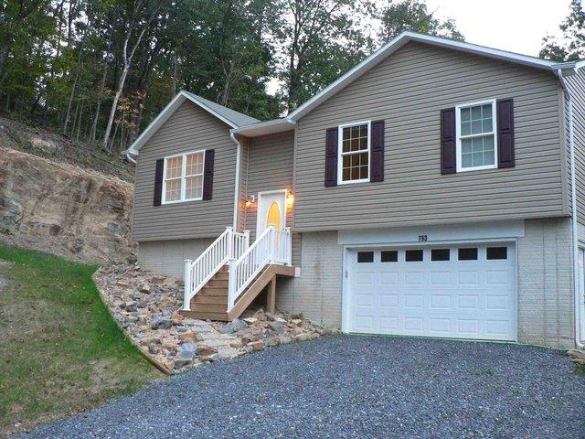 753 Grimes Golden Rd, Apple Mountain Lake, VA 22642