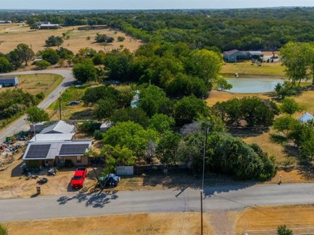 753 Lois Cir, Weatherford, TX 76086