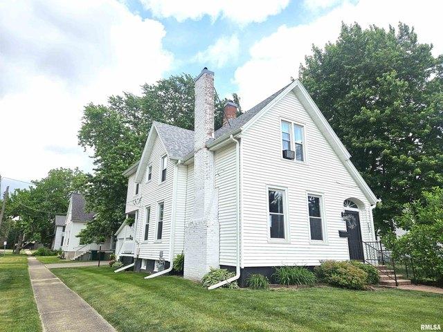 753 N Prairie St, Galesburg, IL 61401